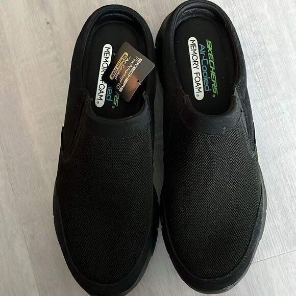 Skechers | Shoes | Skechers Aircooled Memory Foam With Flexlite Soles ...